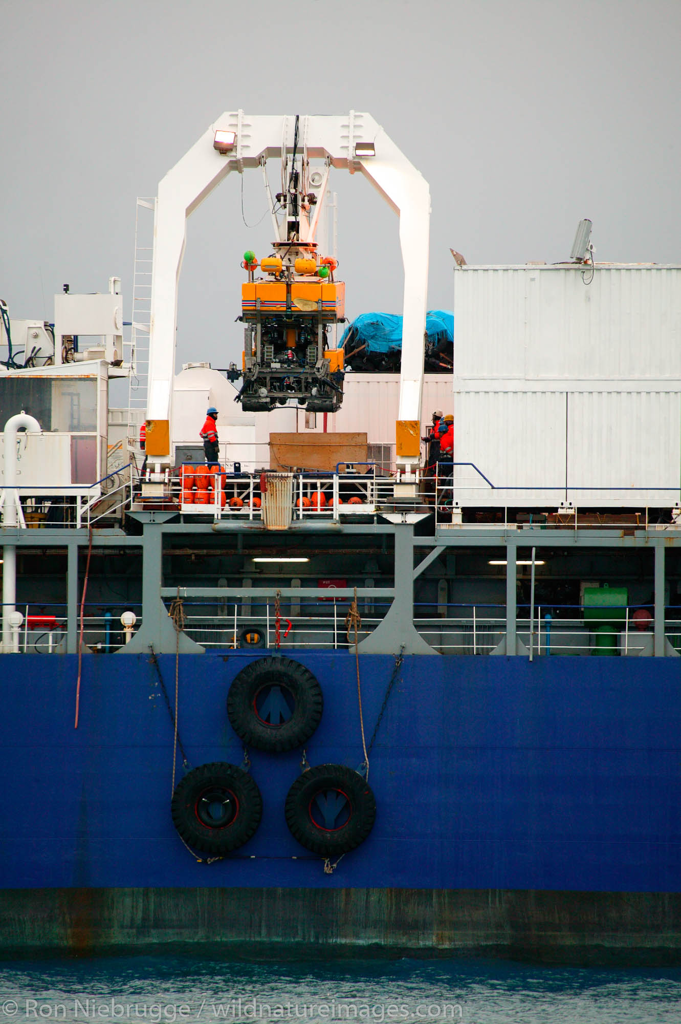 Fiber Optic Ship | Photos by Ron Niebrugge