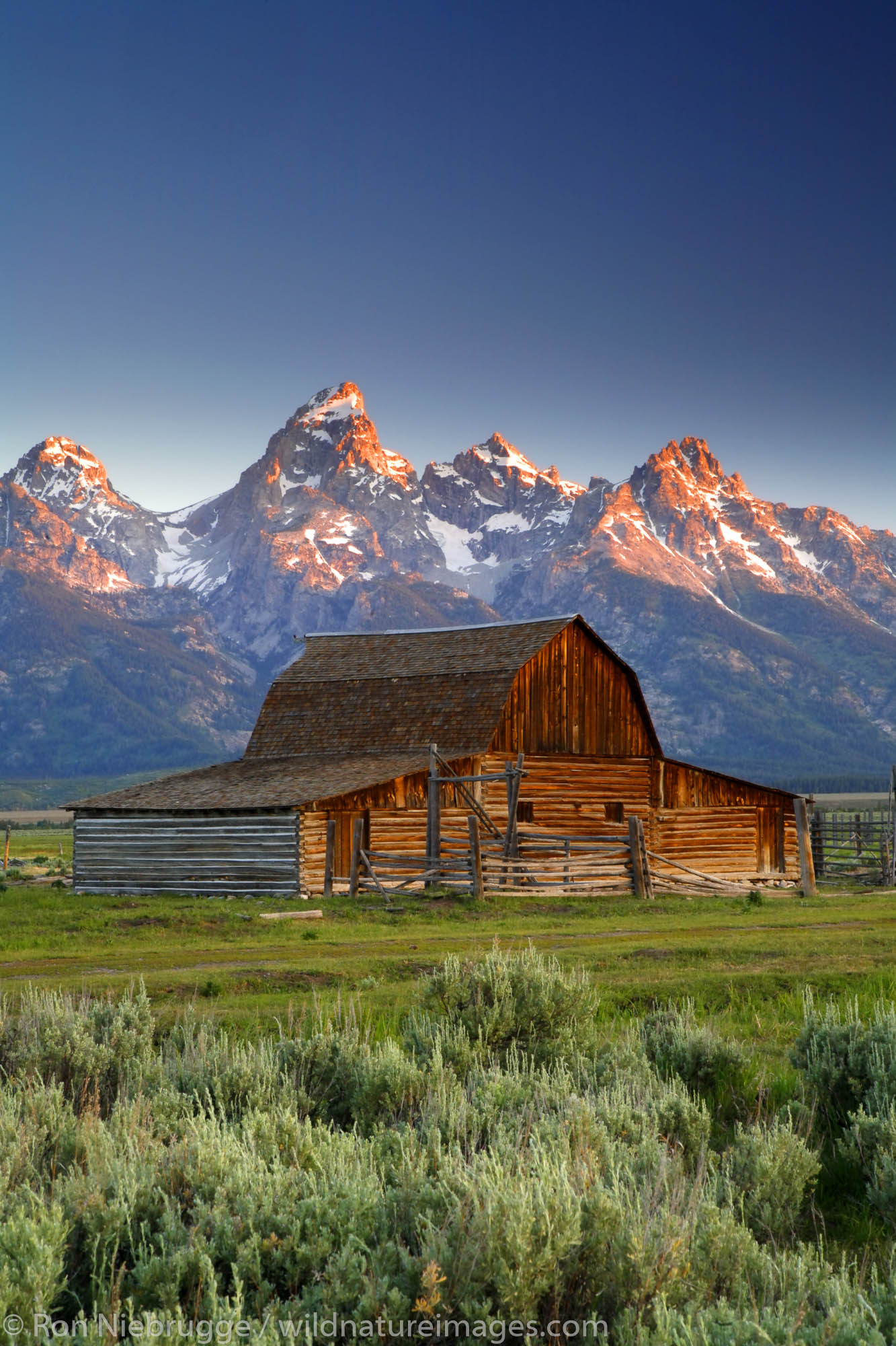 Barn on Mormon Row | Grand Teton National Park, Wyoming. | Photos by ...