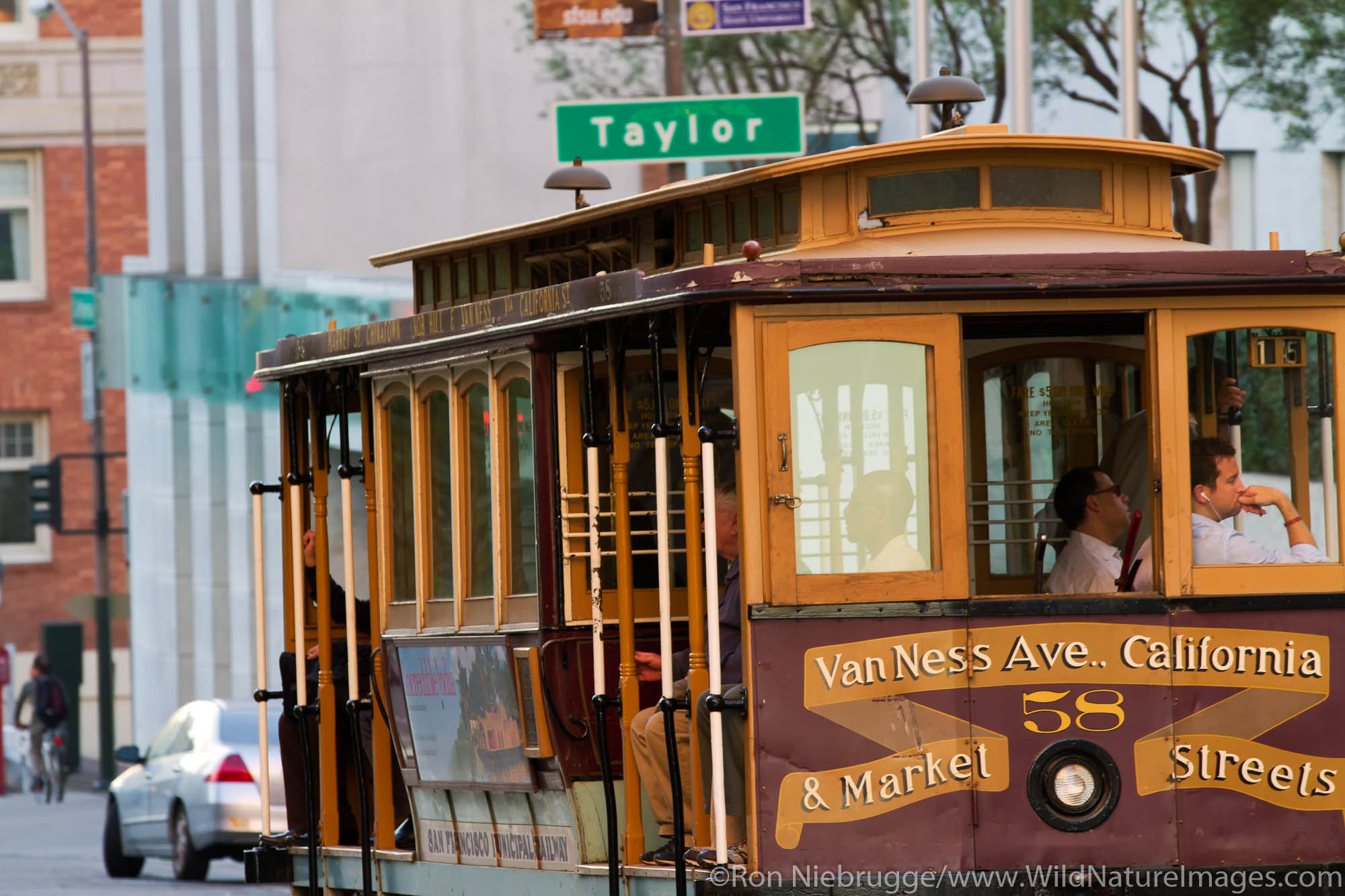 Historic Cable Car | Photos by Ron Niebrugge