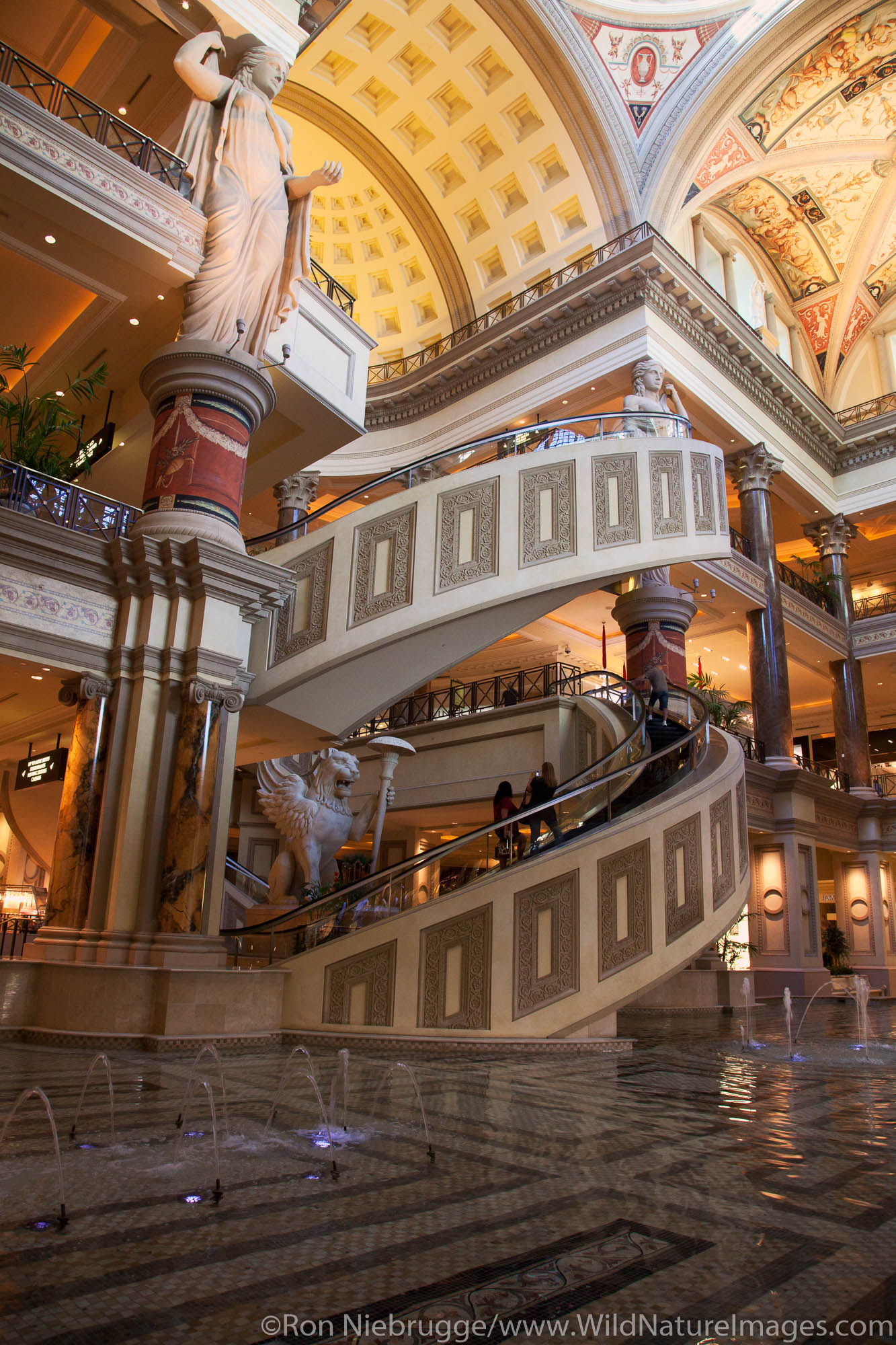 The Forum Shops | Photos by Ron Niebrugge