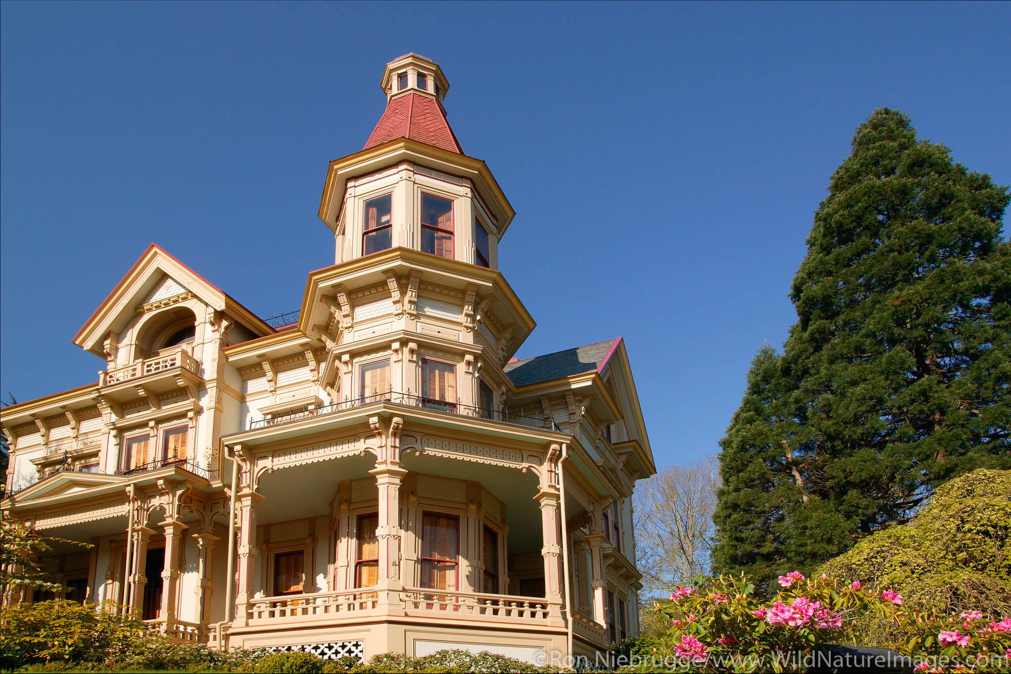 Flavel House Museum | Photos by Ron Niebrugge